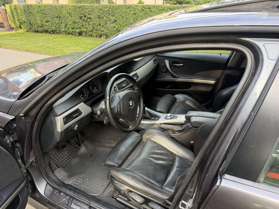Grey BMW 320 2006 in Klaipeda, with an engine capacity of 2.00 L and mileage of 500 thousand km for 2700 €, photo 7 on AUTOMOTO.COM.LV