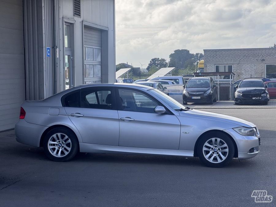 Pelēks BMW 320 2006 Kretinga, ar dzinēja tilpumu 2.00 L un nobraukumu 250 tūkst. km par 4250 €, foto 4 vietnē AUTOMOTO.COM.LV