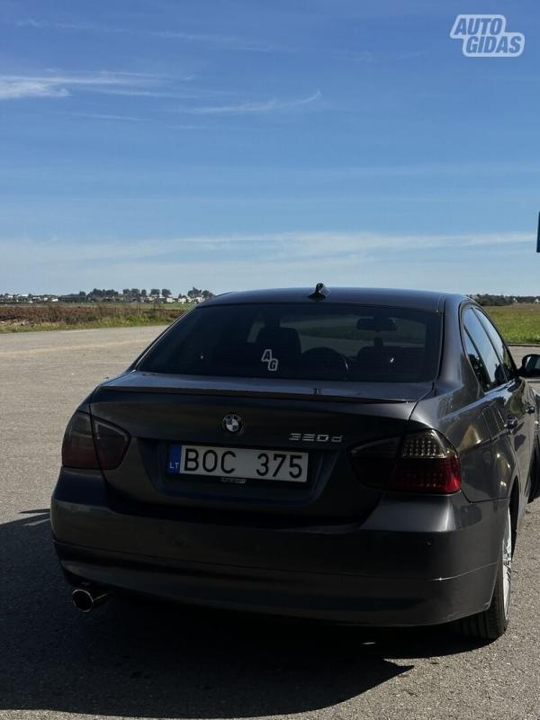 Pelēks BMW 320 2006 Kauņa, ar dzinēja tilpumu 2.00 L un nobraukumu 317 tūkst. km par 3000 €, foto 6 vietnē AUTOMOTO.COM.LV