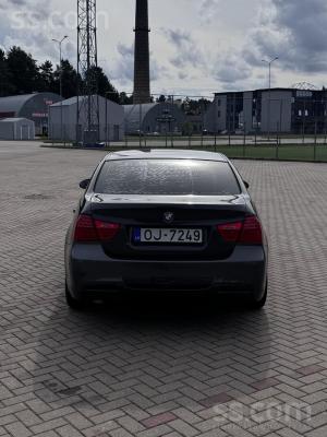 Grey BMW 320 2006 in Valmiera, with an engine capacity of 2.00 L and mileage of 307 thousand km for 4000 €, photo 4 on AUTOMOTO.COM.LV