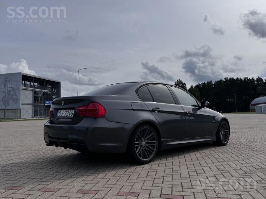 Grey BMW 320 2006 in Valmiera, with an engine capacity of 2.00 L and mileage of 307 thousand km for 4000 €, photo 5 on AUTOMOTO.COM.LV