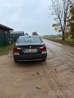 Grey BMW 320 2006 in Riga, with an engine capacity of 2.00 L and mileage of 305 thousand km for 2300 €, photo 4 on AUTOMOTO.COM.LV