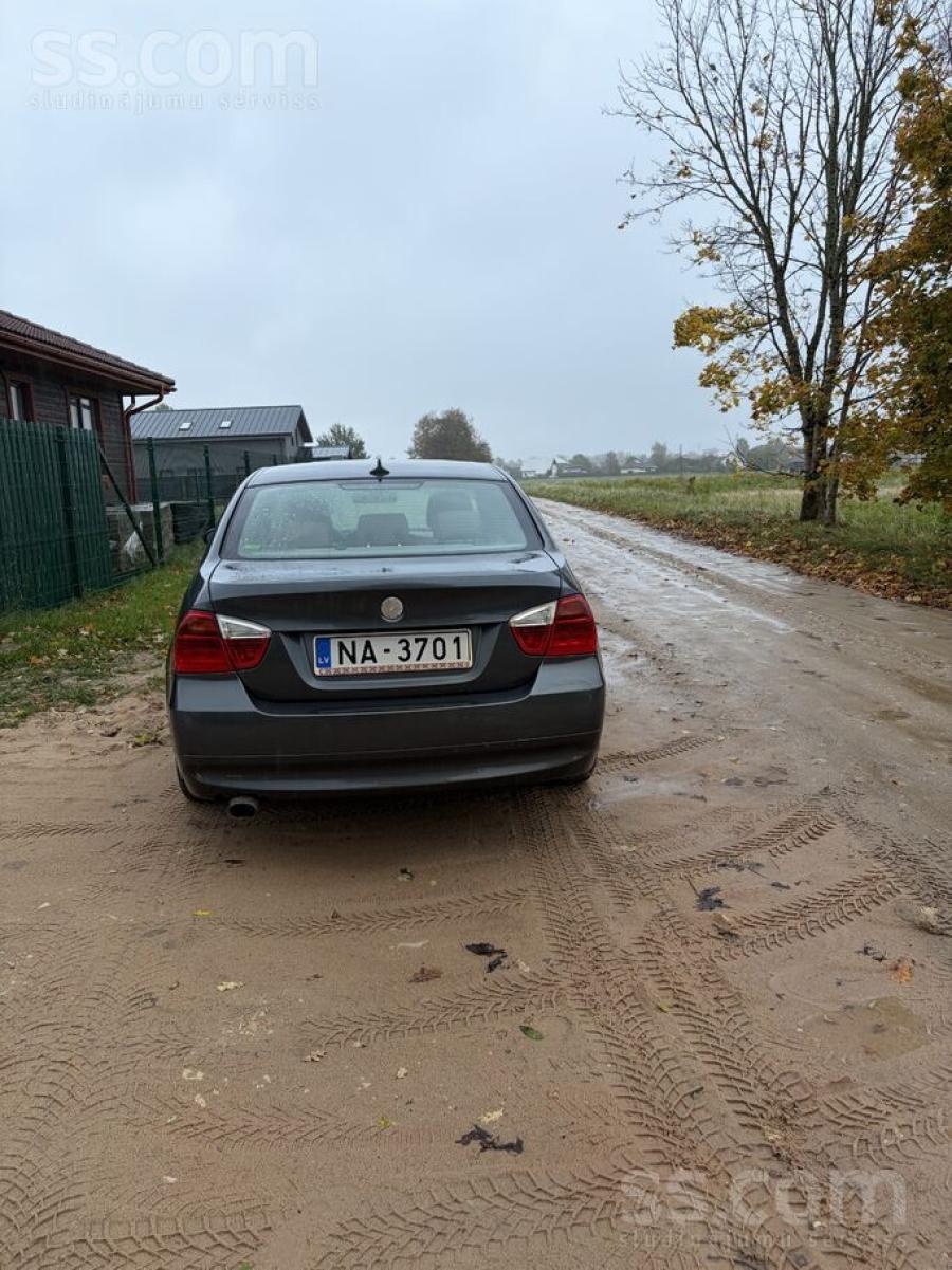 Grey BMW 320 2006 in Riga, with an engine capacity of 2.00 L and mileage of 305 thousand km for 2300 €, photo 4 on AUTOMOTO.COM.LV