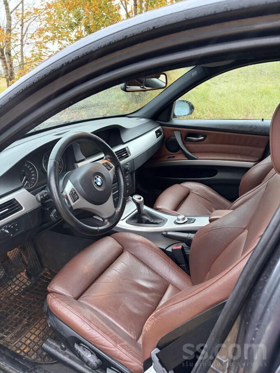 Grey BMW 320 2006 in Riga, with an engine capacity of 2.00 L and mileage of 305 thousand km for 2300 €, photo 6 on AUTOMOTO.COM.LV