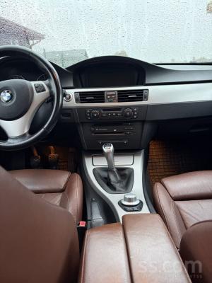 Grey BMW 320 2006 in Riga, with an engine capacity of 2.00 L and mileage of 305 thousand km for 2300 €, photo 7 on AUTOMOTO.COM.LV