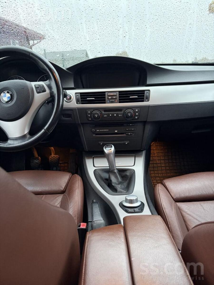 Grey BMW 320 2006 in Riga, with an engine capacity of 2.00 L and mileage of 305 thousand km for 2300 €, photo 7 on AUTOMOTO.COM.LV