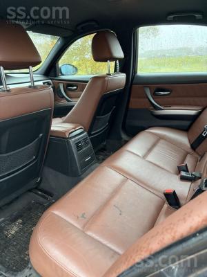Grey BMW 320 2006 in Riga, with an engine capacity of 2.00 L and mileage of 305 thousand km for 2300 €, photo 8 on AUTOMOTO.COM.LV