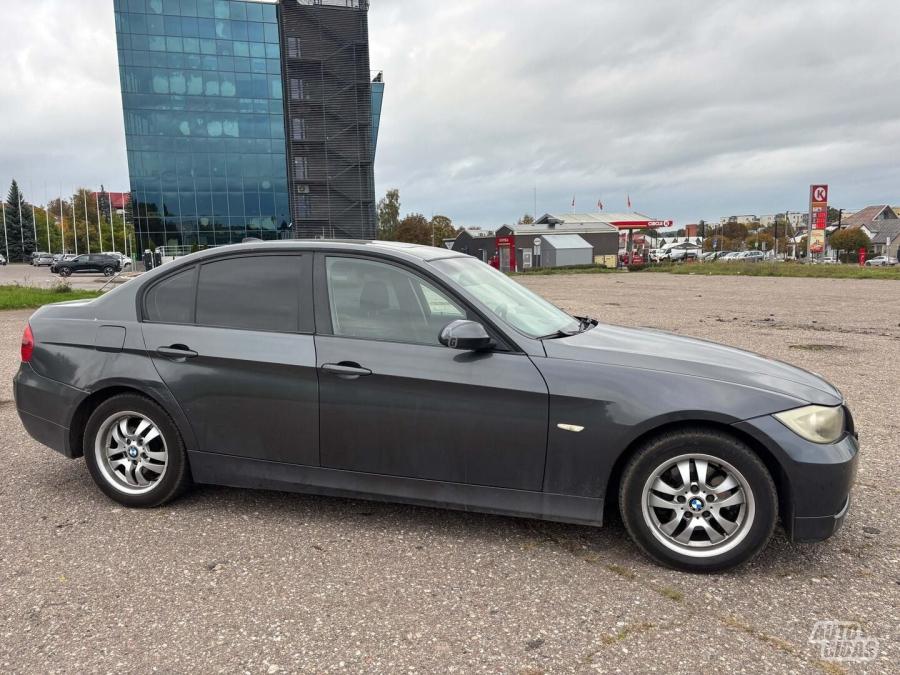 Pelēks BMW 320 2006 Alīta, ar dzinēja tilpumu 2.00 L un nobraukumu 375 tūkst. km par 3000 €, foto 1 vietnē AUTOMOTO.COM.LV