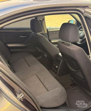 Grey BMW 320 2006 in Mazeikiai, with an engine capacity of 2.00 L and mileage of 352 thousand km for 1850 €, photo 8 on AUTOMOTO.COM.LV