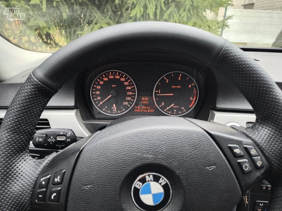 Pelēks BMW 320 2006 Marijampole, ar dzinēja tilpumu 2.00 L un nobraukumu 338 tūkst. km par 1800 €, foto 3 vietnē AUTOMOTO.COM.LV