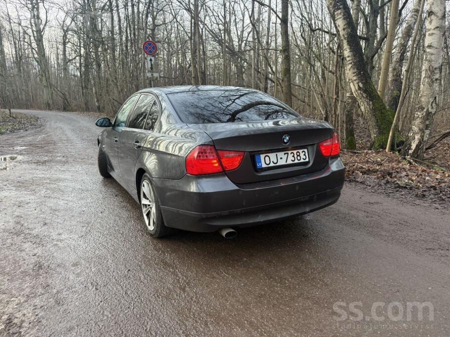 Grey BMW 320 2007 in Riga, with an engine capacity of 2.00 L and mileage of 313 thousand km for 4000 €, photo 3 on AUTOMOTO.COM.LV
