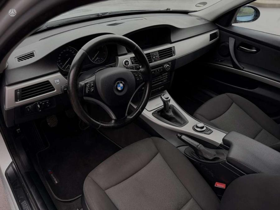 Pelēks BMW 320 2007 Rokiškis, ar dzinēja tilpumu 2.00 L un nobraukumu 236 tūkst. km par 3450 €, foto 23 vietnē AUTOMOTO.COM.LV