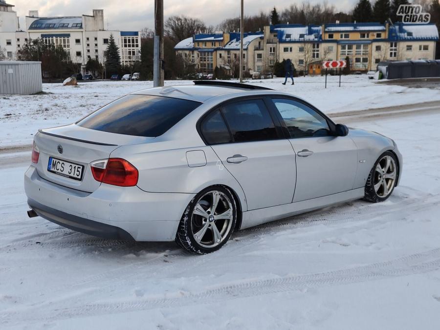 Grey BMW 320 2007 in Vilnius, with an engine capacity of 2.00 L and mileage of 392 thousand km for 2250 €, photo 4 on AUTOMOTO.COM.LV
