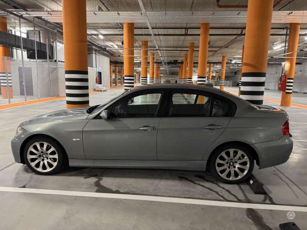 Grey BMW 320 2007 in Vilnius, with an engine capacity of 2.00 L and mileage of 326 thousand km for 2500 €, photo 4 on AUTOMOTO.COM.LV