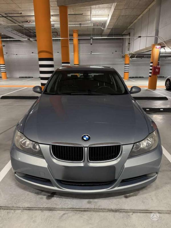 Grey BMW 320 2007 in Vilnius, with an engine capacity of 2.00 L and mileage of 326 thousand km for 2500 €, photo 5 on AUTOMOTO.COM.LV