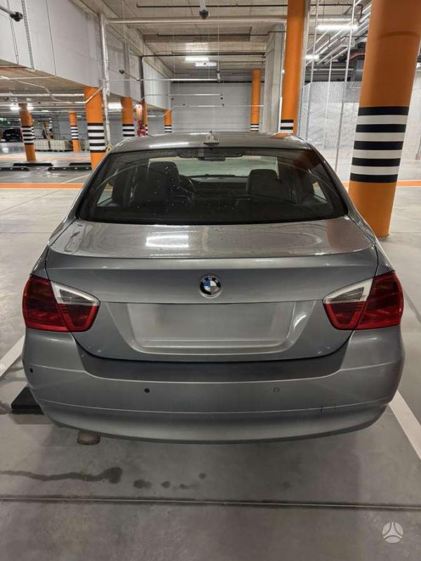 Grey BMW 320 2007 in Vilnius, with an engine capacity of 2.00 L and mileage of 326 thousand km for 2500 €, photo 6 on AUTOMOTO.COM.LV