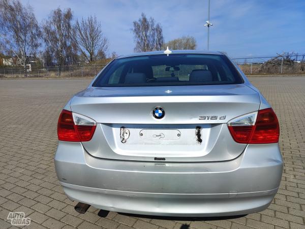 Grey BMW 320 2007 in Marijampole, with an engine capacity of 2.00 L and mileage of 296 thousand km for 1990 €, photo 8 on AUTOMOTO.COM.LV