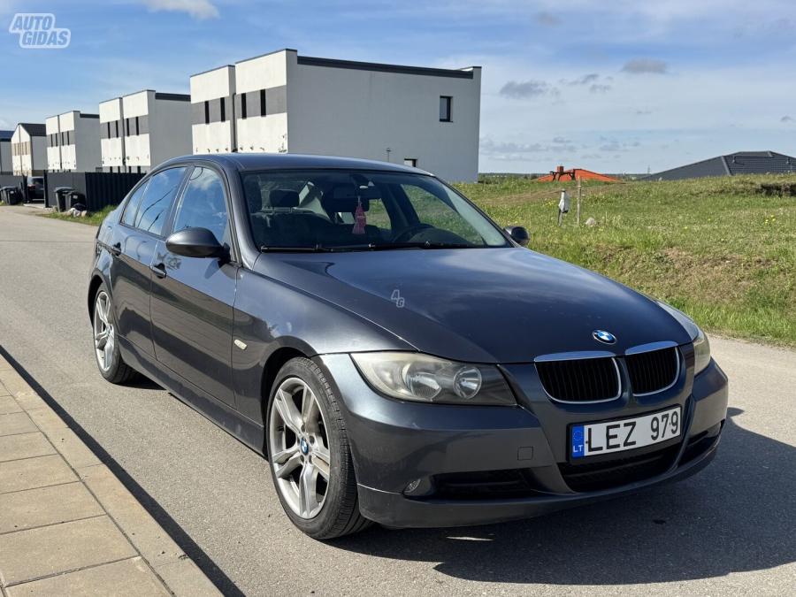 Grey BMW 320 2007 in Vilnius, with an engine capacity of 2.00 L and mileage of 203 thousand km for 2500 €, photo 10 on AUTOMOTO.COM.LV