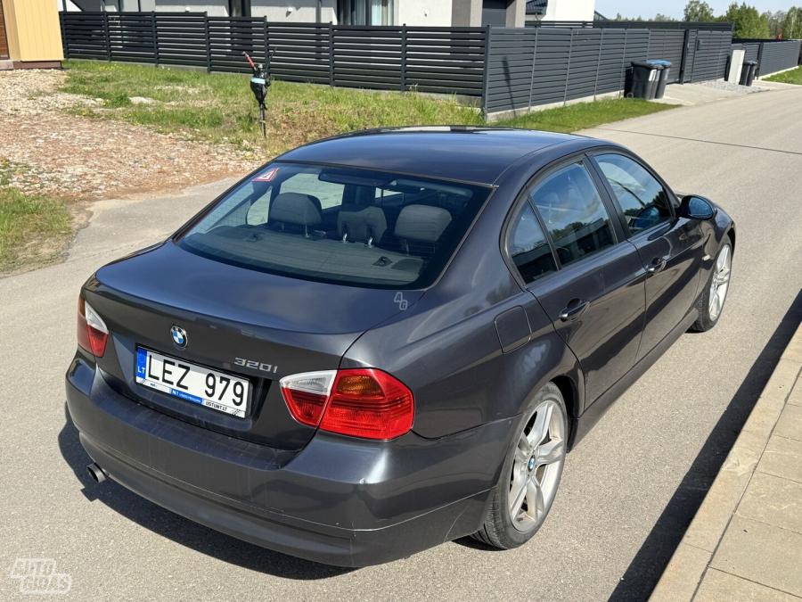 Grey BMW 320 2007 in Vilnius, with an engine capacity of 2.00 L and mileage of 203 thousand km for 2500 €, photo 12 on AUTOMOTO.COM.LV