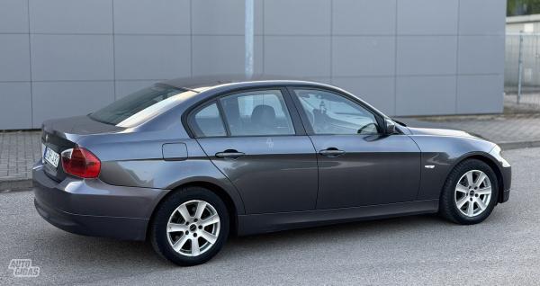 Grey BMW 320 2007 in Vilnius, with an engine capacity of 2.00 L and mileage of 318 thousand km for 2150 €, photo 2 on AUTOMOTO.COM.LV