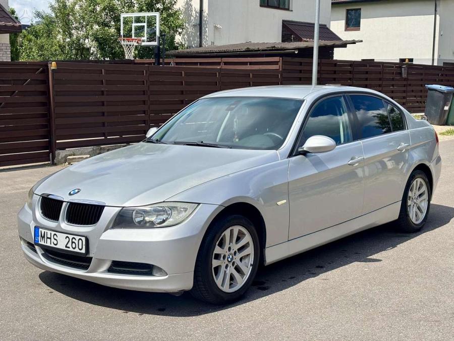 Pelēks BMW 320 2007 Viļņa, ar dzinēja tilpumu 2.00 L un nobraukumu 350 tūkst. km par 3300 €, foto 1 vietnē AUTOMOTO.COM.LV