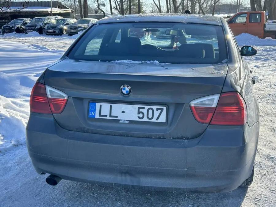 Grey BMW 320 2007 in Grobiņa, with an engine capacity of 2.00 L and mileage of 320 thousand km for 3500 €, photo 9 on AUTOMOTO.COM.LV