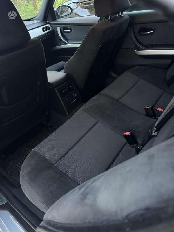 Grey BMW 320 2007 in Panevezys, with an engine capacity of 2.00 L and mileage of 247 thousand km for 4300 €, photo 8 on AUTOMOTO.COM.LV