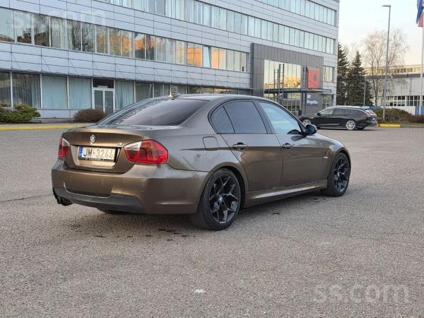 Grey BMW 320 2007 in Riga, with an engine capacity of 2.00 L and mileage of 231 thousand km for 3800 €, photo 4 on AUTOMOTO.COM.LV