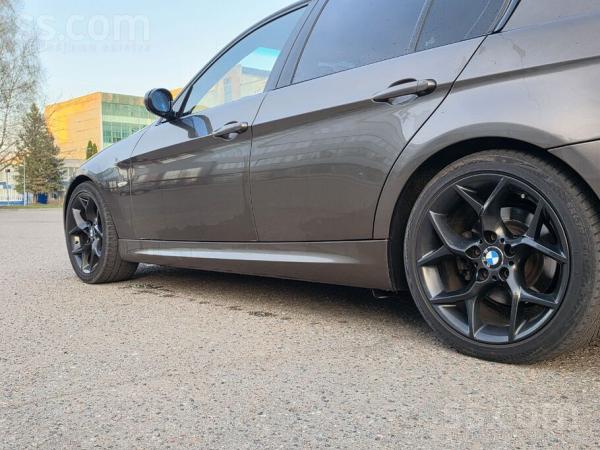 Grey BMW 320 2007 in Riga, with an engine capacity of 2.00 L and mileage of 231 thousand km for 3800 €, photo 9 on AUTOMOTO.COM.LV