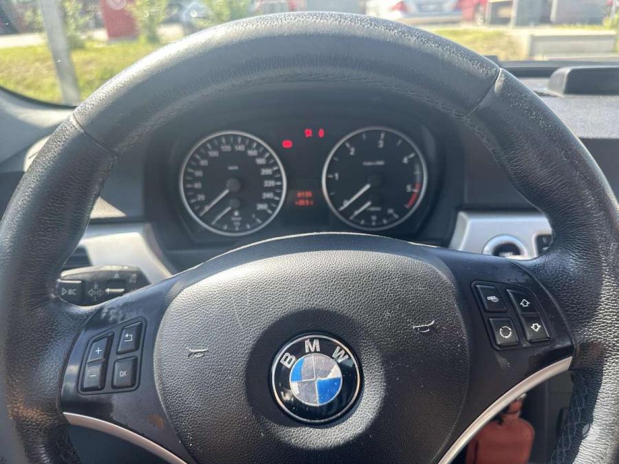 Grey BMW 320 2007 in Vilnius, with an engine capacity of 2.00 L and mileage of 328 thousand km for 2300 €, photo 10 on AUTOMOTO.COM.LV