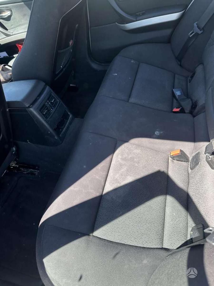 Grey BMW 320 2007 in Vilnius, with an engine capacity of 2.00 L and mileage of 328 thousand km for 2300 €, photo 11 on AUTOMOTO.COM.LV