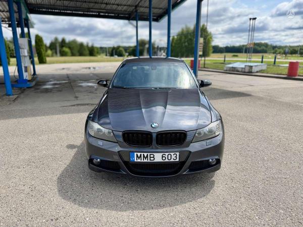 Grey BMW 320 2007 in Kaunas, with an engine capacity of 2.00 L and mileage of 318 thousand km for 5000 €, photo 2 on AUTOMOTO.COM.LV
