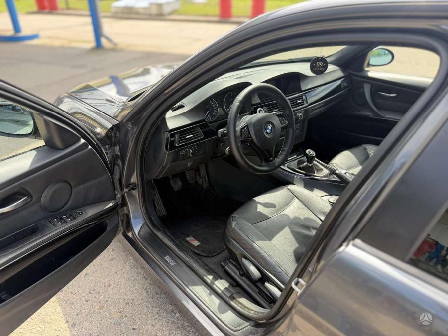 Pelēks BMW 320 2007 Kauņa, ar dzinēja tilpumu 2.00 L un nobraukumu 318 tūkst. km par 5000 €, foto 13 vietnē AUTOMOTO.COM.LV