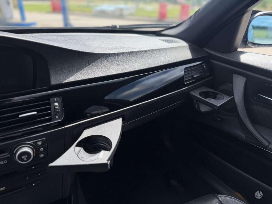 Pelēks BMW 320 2007 Kauņa, ar dzinēja tilpumu 2.00 L un nobraukumu 318 tūkst. km par 5000 €, foto 23 vietnē AUTOMOTO.COM.LV