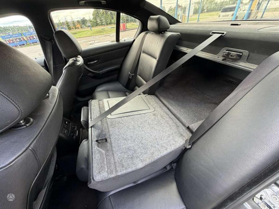 Pelēks BMW 320 2007 Kauņa, ar dzinēja tilpumu 2.00 L un nobraukumu 318 tūkst. km par 5000 €, foto 26 vietnē AUTOMOTO.COM.LV