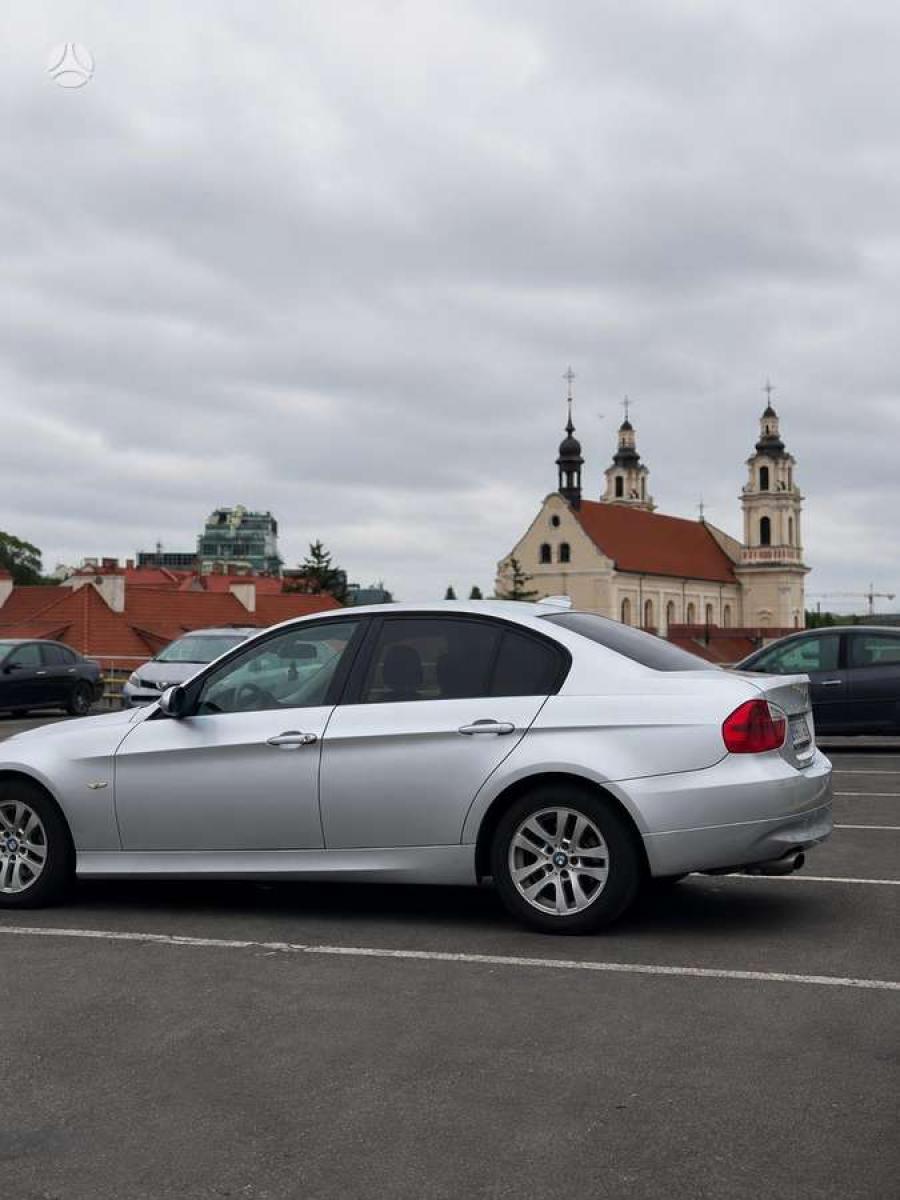 Pelēks BMW 320 2007 Viļņa, ar dzinēja tilpumu 2.00 L un nobraukumu 233 tūkst. km par 4250 €, foto 4 vietnē AUTOMOTO.COM.LV