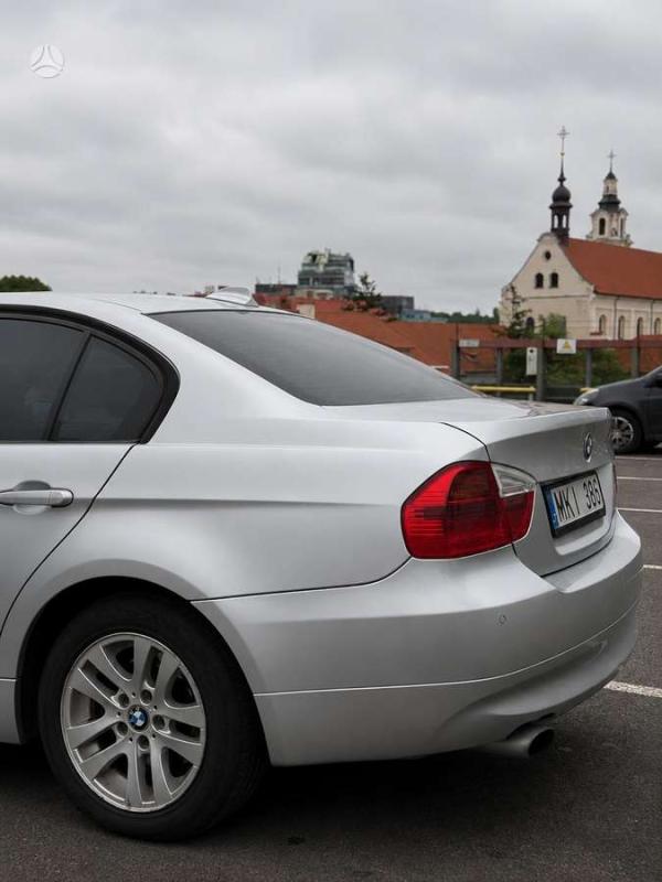 Pelēks BMW 320 2007 Viļņa, ar dzinēja tilpumu 2.00 L un nobraukumu 233 tūkst. km par 4250 €, foto 4 vietnē AUTOMOTO.COM.LV