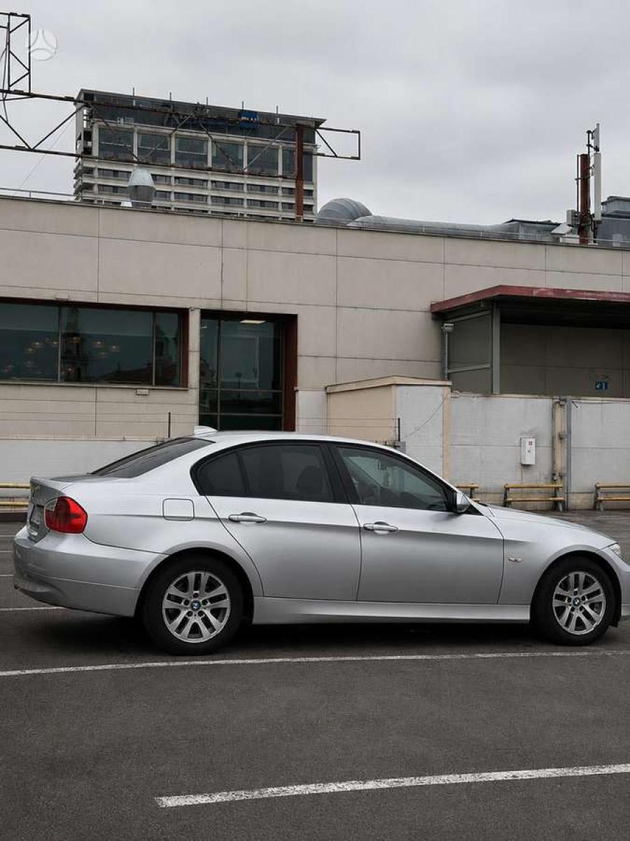 Pelēks BMW 320 2007 Viļņa, ar dzinēja tilpumu 2.00 L un nobraukumu 233 tūkst. km par 4250 €, foto 7 vietnē AUTOMOTO.COM.LV