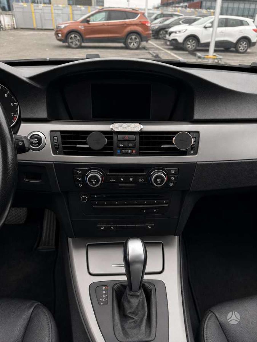 Pelēks BMW 320 2007 Viļņa, ar dzinēja tilpumu 2.00 L un nobraukumu 233 tūkst. km par 4250 €, foto 13 vietnē AUTOMOTO.COM.LV