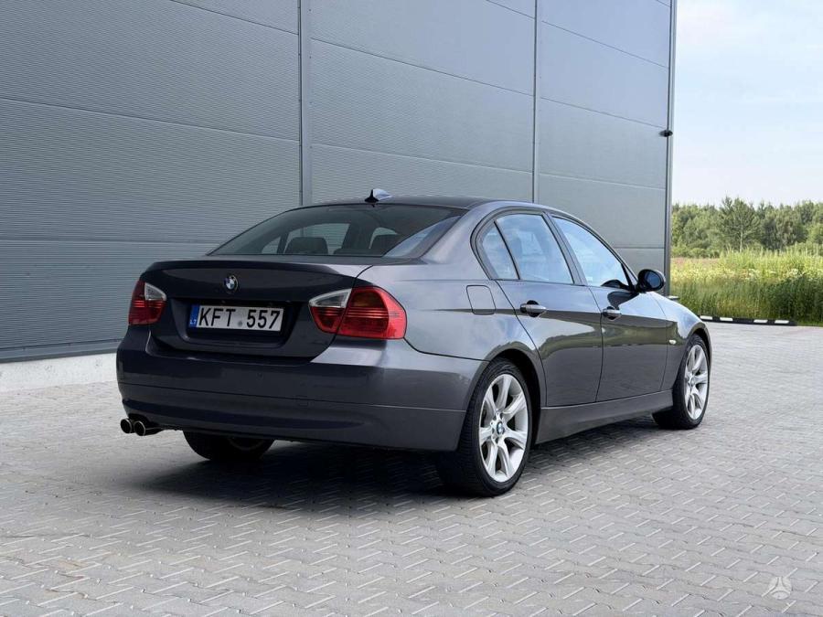 Pelēks BMW 320 2007 Viļņa, ar dzinēja tilpumu 2.00 L un nobraukumu 407 tūkst. km par 4700 €, foto 4 vietnē AUTOMOTO.COM.LV