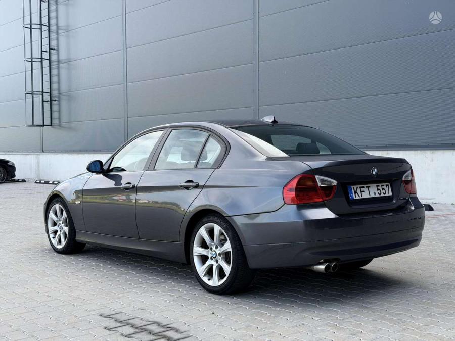 Pelēks BMW 320 2007 Viļņa, ar dzinēja tilpumu 2.00 L un nobraukumu 407 tūkst. km par 4700 €, foto 5 vietnē AUTOMOTO.COM.LV