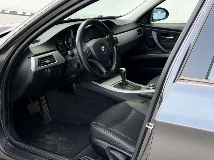 Pelēks BMW 320 2007 Viļņa, ar dzinēja tilpumu 2.00 L un nobraukumu 407 tūkst. km par 4700 €, foto 9 vietnē AUTOMOTO.COM.LV