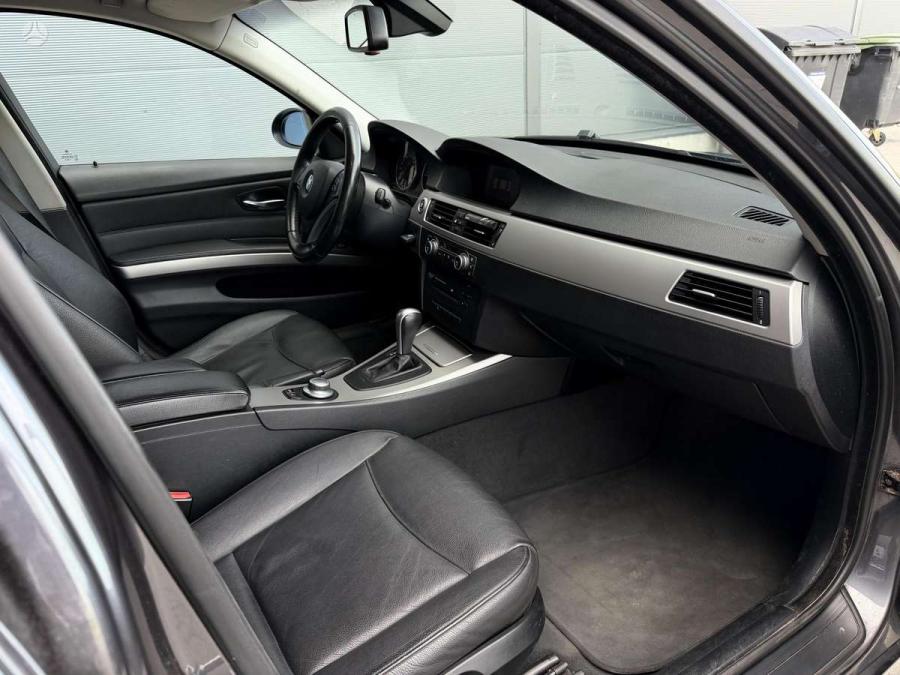 Pelēks BMW 320 2007 Viļņa, ar dzinēja tilpumu 2.00 L un nobraukumu 407 tūkst. km par 4700 €, foto 10 vietnē AUTOMOTO.COM.LV