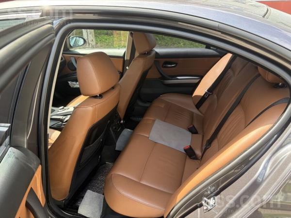 Grey BMW 320 2007 in Riga, with an engine capacity of 2.00 L and mileage of 279 thousand km for 4200 €, photo 7 on AUTOMOTO.COM.LV