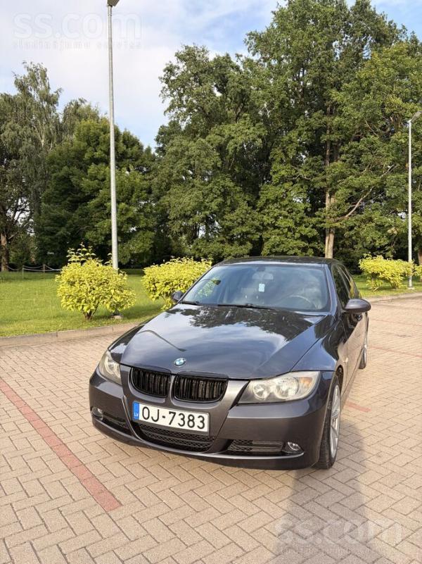 Grey BMW 320 2007 in Riga, with an engine capacity of 2.00 L and mileage of 325 thousand km for 5500 €, photo 1 on AUTOMOTO.COM.LV