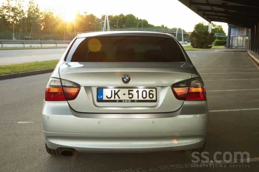 Grey BMW 320 2007 in Riga, with an engine capacity of 2.00 L and mileage of 294 thousand km for 3500 €, photo 7 on AUTOMOTO.COM.LV