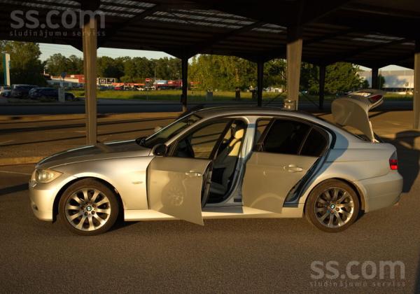 Grey BMW 320 2007 in Riga, with an engine capacity of 2.00 L and mileage of 294 thousand km for 3500 €, photo 8 on AUTOMOTO.COM.LV