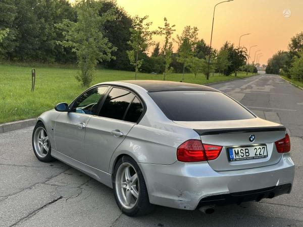 Grey BMW 320 2007 in Siauliai, with an engine capacity of 2.00 L and mileage of 350 thousand km for 2250 €, photo 4 on AUTOMOTO.COM.LV