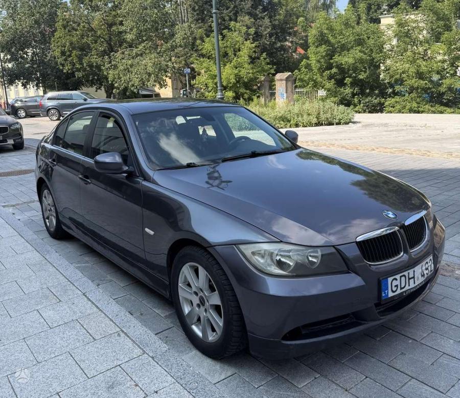 Grey BMW 320 2007 in Vilnius, with an engine capacity of 2.00 L and mileage of 319 thousand km for 1999 €, photo 3 on AUTOMOTO.COM.LV