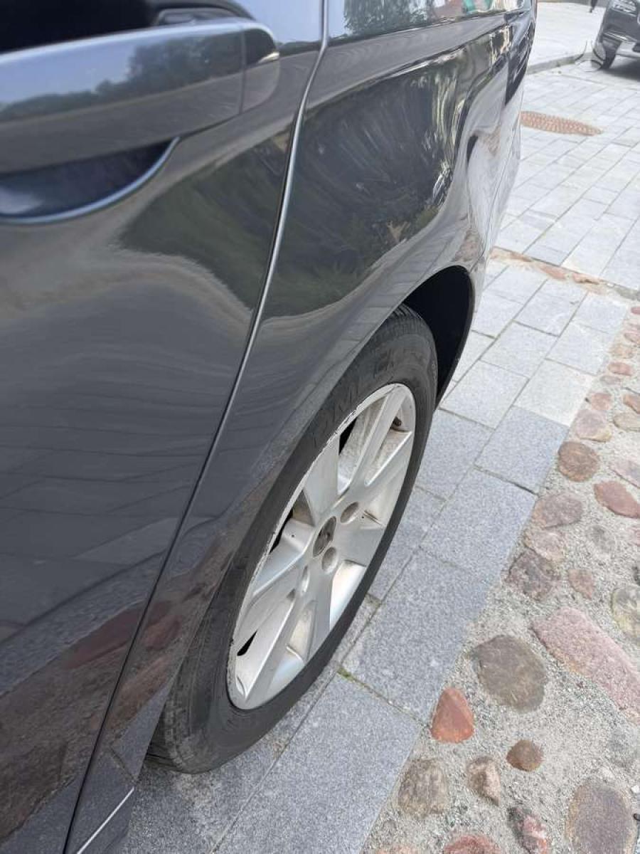 Grey BMW 320 2007 in Vilnius, with an engine capacity of 2.00 L and mileage of 319 thousand km for 1999 €, photo 9 on AUTOMOTO.COM.LV